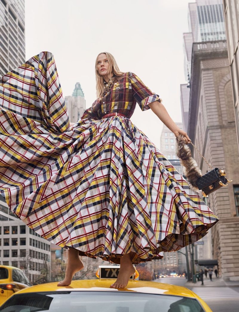 The Metropolis Metamorphosis: Chanel’s Métiers d’art 2026 campaign ...